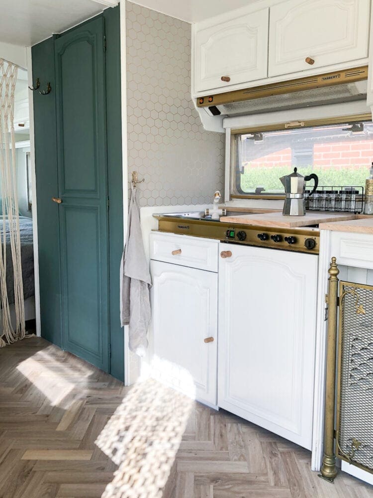 Oude caravan pimpen, bekijk hier de Tabbert caravan make-over